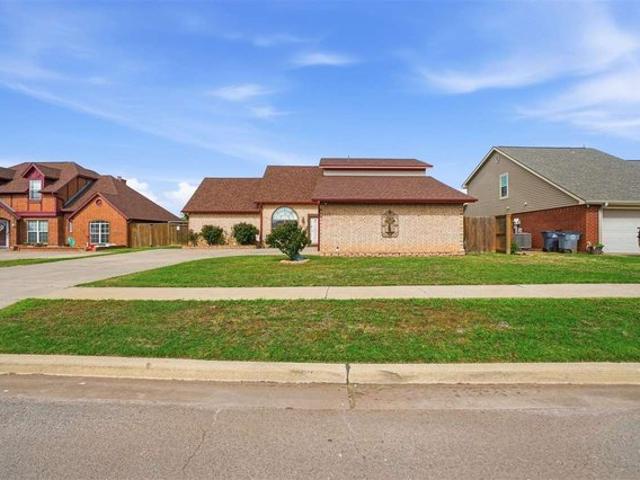 1913 SW 44th St, Lawton, OK 73505