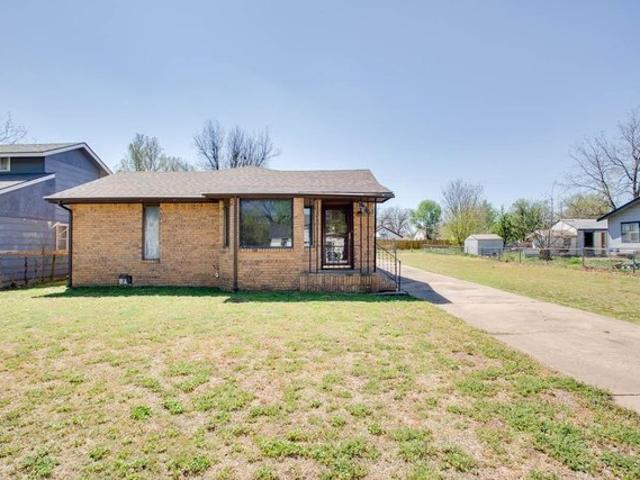 1913 W Pine Ave, Enid, OK 73703