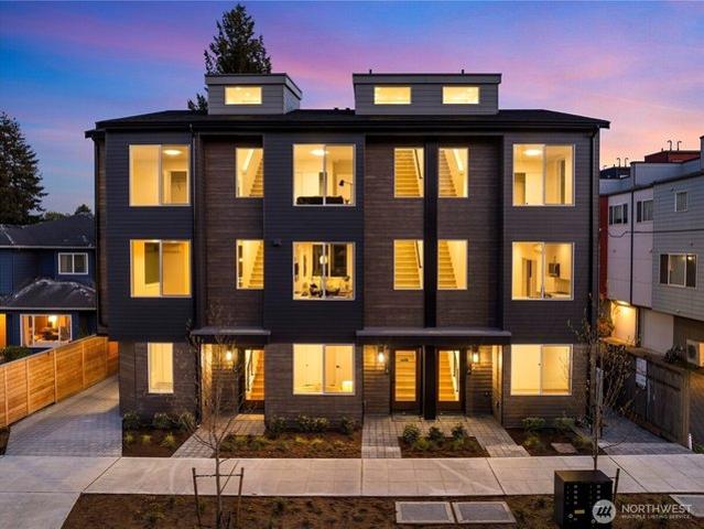 1913A N 120th St, Seattle, WA 98133