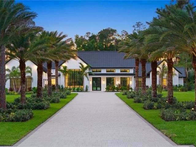 191 29th St SW, Naples, FL 34117