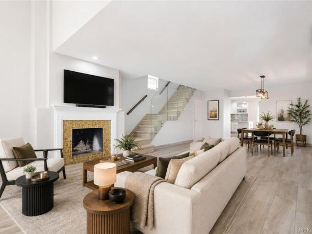 191 Beach 140th St, Rockaway Park, NY 11694
