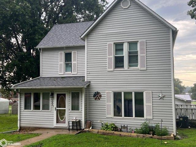 191 E 5th St, Dallas City, IL 62330