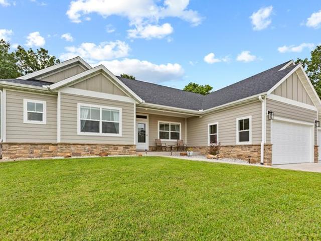 191 Forest Oak Dr, Hollister, MO 65672