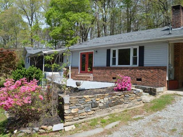 191 Flat Rock Hill Rd, Tryon, NC 28782