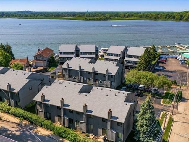 191 Howard Ct Apt 3, Fox Lake, IL 60020