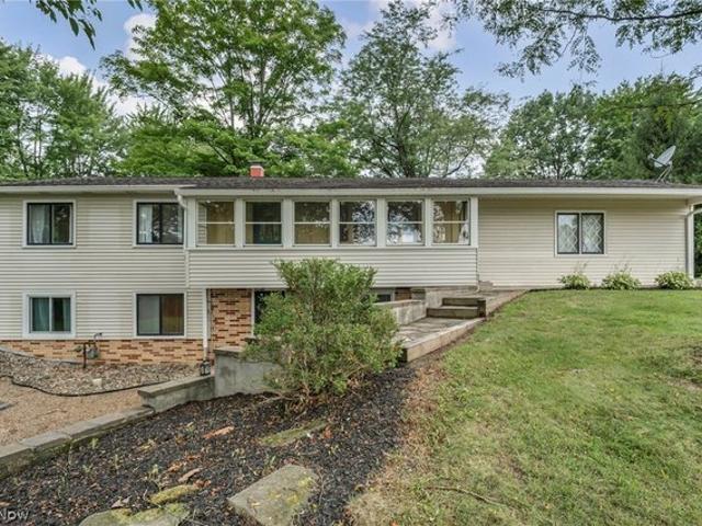 191 Hedgecliff Dr, Aurora, OH 44202
