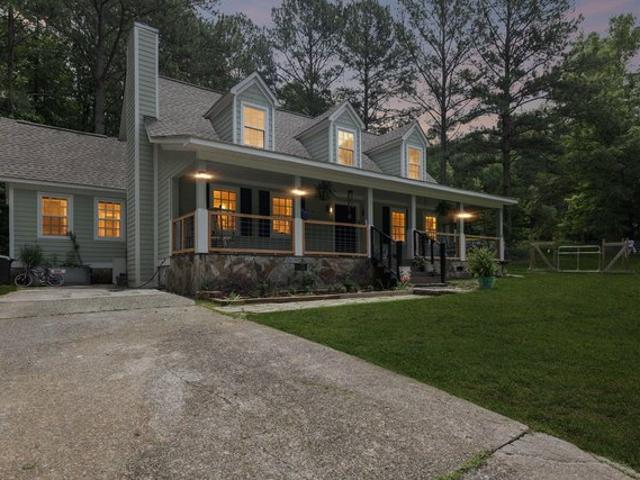 191 Hill St, Trion, GA 30753