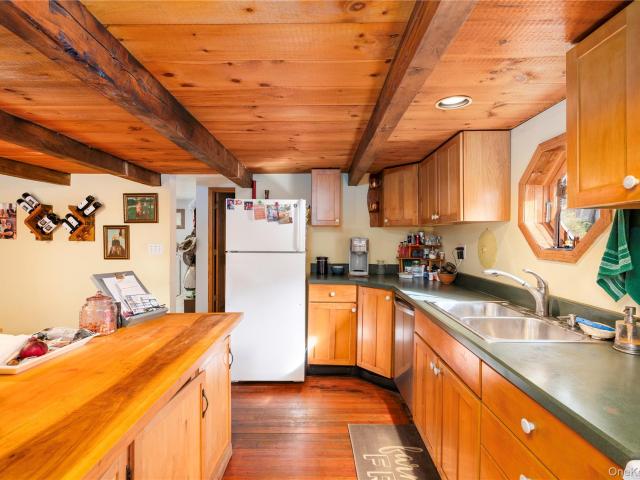 191 White Schoolhouse Rd