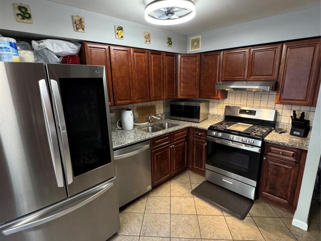 191A W Kingsbridge Road 3