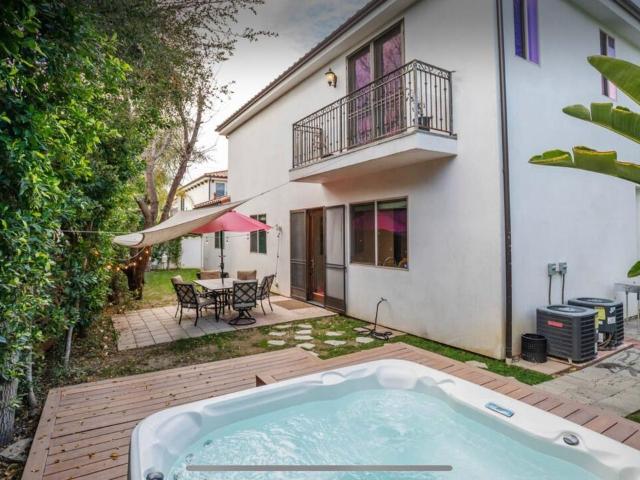 19246 Liam Ln, Tarzana, CA 91356 | MLS #25625 | Compass