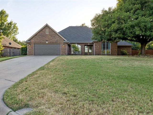 1924 N Brooke Hollow Ct, Stillwater, OK 74075