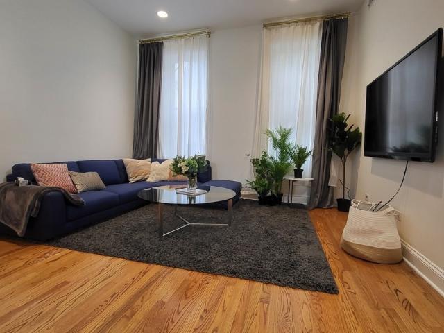 1924 N Honore Street # 2R