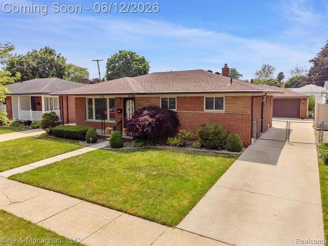 1924 Newman St, Trenton, MI 48183