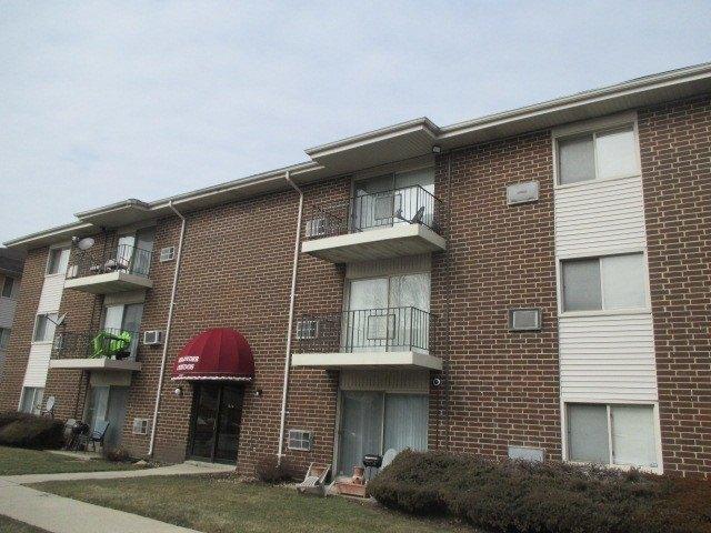 1924 Canal St Apt 3D, Blue Island, IL 60406