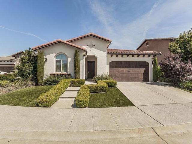 1924 E Via Fiore Ave, Fresno, CA 93730