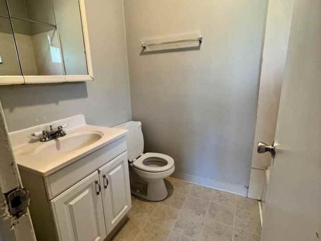 1924 Emerson Ave S Studio Apartment for Rent at 1924 Emerson Ave S, Minneapolis, MN 55403 Lowry Hill