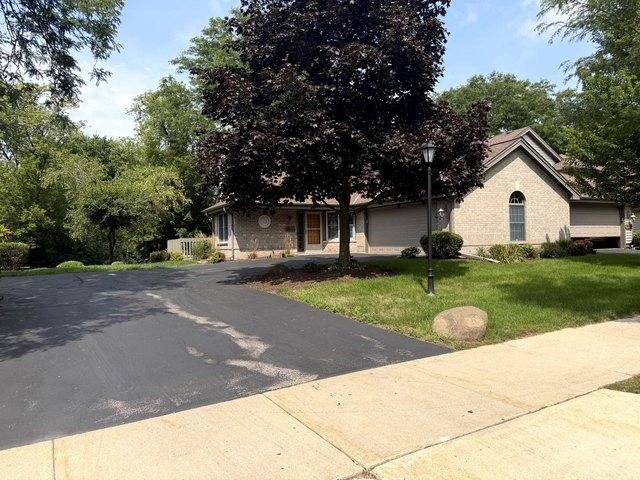 1924 Springbrook Dr N Unit A, Waukesha, WI 53186
