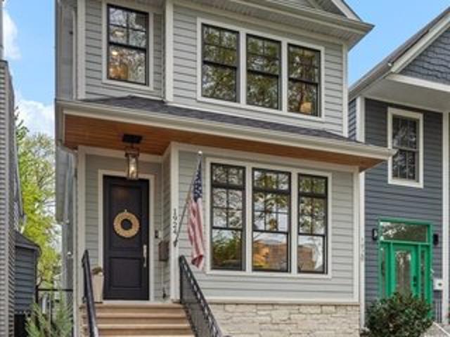 1924 W Farragut Ave, Chicago, IL 60640