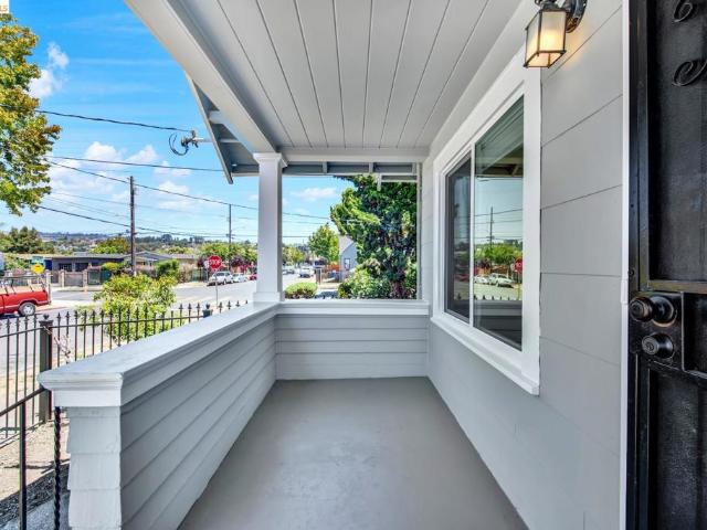 1924 Warner Ave