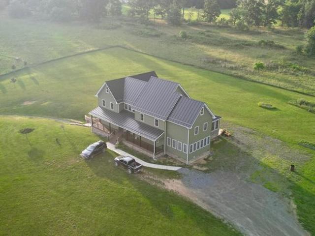 1924 Winding Ln, Maysville, WV 26833