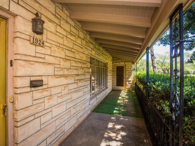 1924 31st St, Lubbock, TX 79411 | Compass