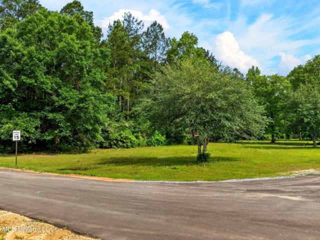 Sunflower Ln, Saucier, MS 39574