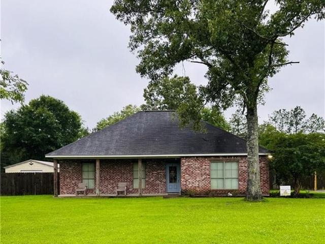 19257 Plantation Trace Dr, Livingston, LA 70754