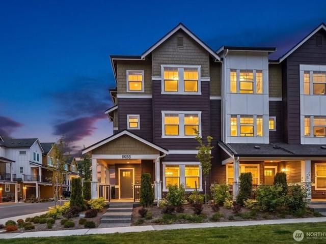 19255 NE 69th Cir Unit 105, Redmond, WA 98052