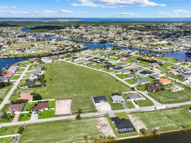 1925 NW 34th Pl, Cape Coral, FL 33993 | MLS #F10556