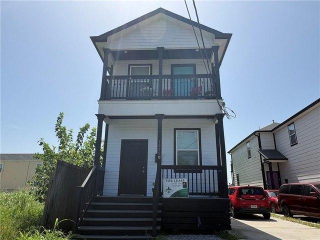 1925 Alabo St, New Orleans, LA 70117