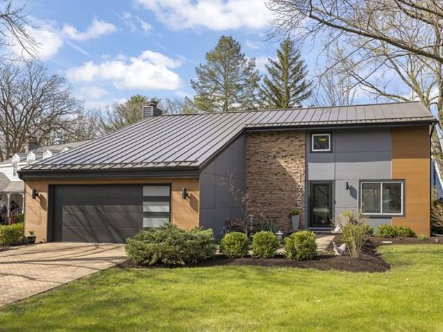 1925 Coach Dr, Naperville, IL 60565