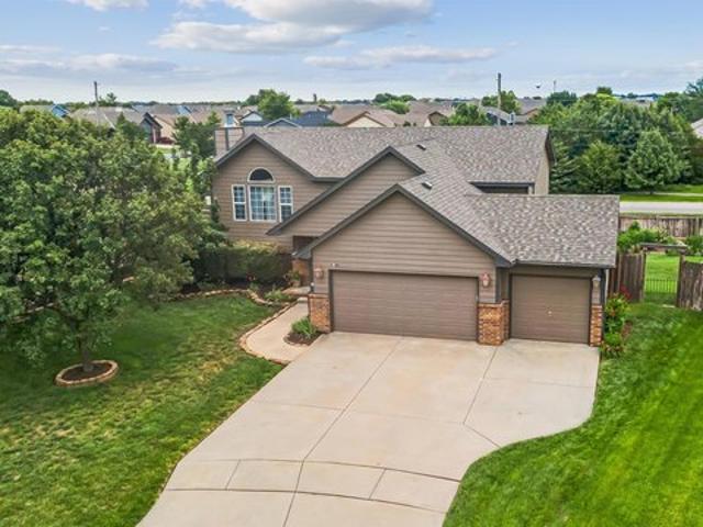 1925 E Sunset Ct, Goddard, KS 67052
