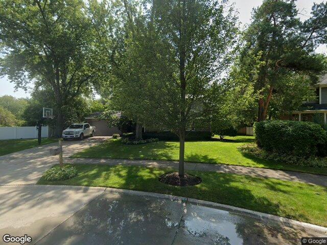 1925 Ivy Ln, Northbrook, IL 60062