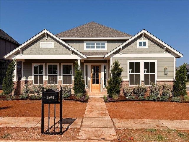 1925 Parkwood Ave, Edmond, OK 73034