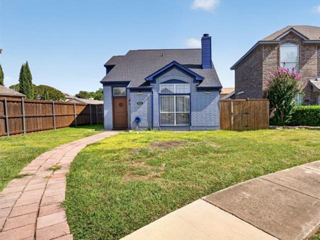 1925 Pinecrest Dr, Carrollton, TX 75010