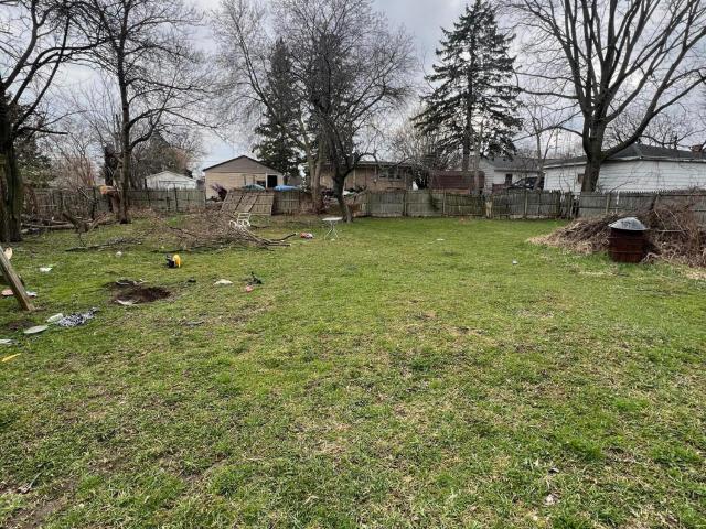 1925 Rapids Dr