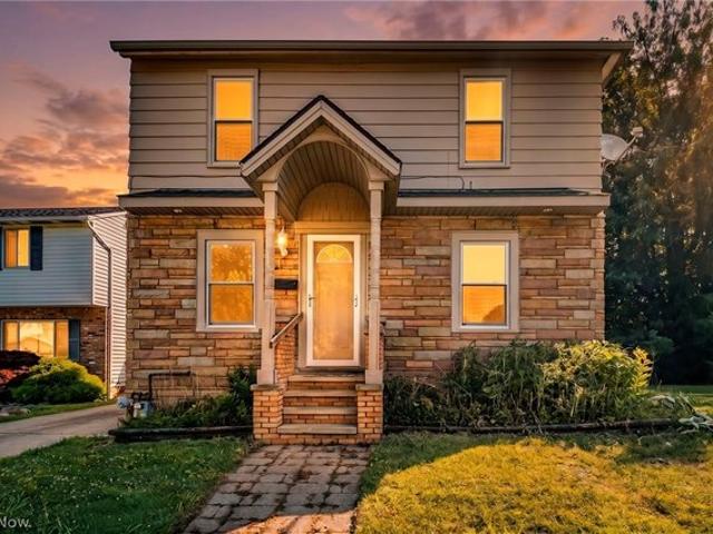 1925 Robindale St, Wickliffe, OH 44092