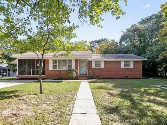 1925 ROXIE AVE, FAYETTEVILLE, NC 28304 Single Family Residence.