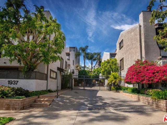1925 S Beverly Glen Boulevard 30