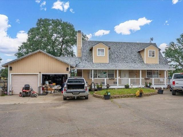 19260 Davidson Ln, Anderson, CA 96007