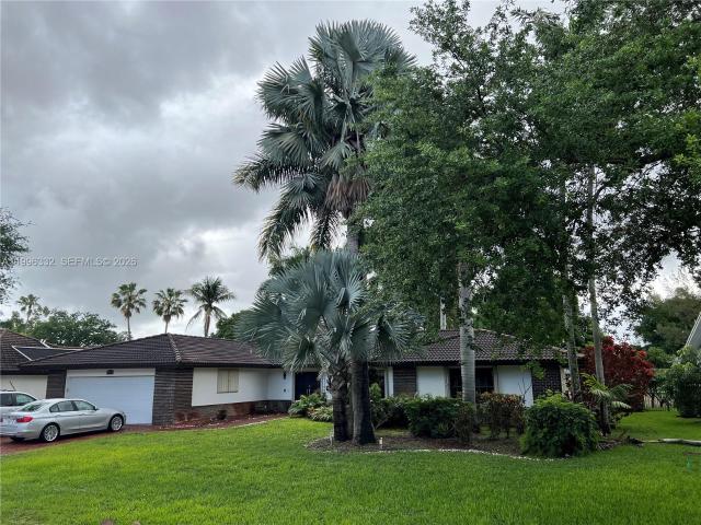 19265 E St Andrews Dr, Hialeah, FL 33015 | MLS #A11996 | Compass