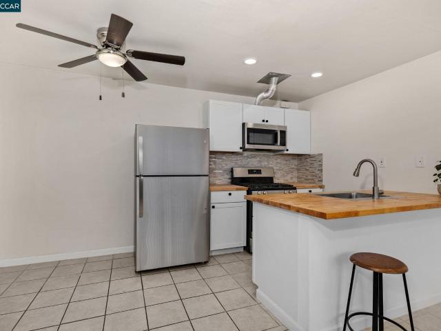 1926 Alcatraz Ave, Unit 6, Berkeley, CA 94703 | MLS #41128 | Compass