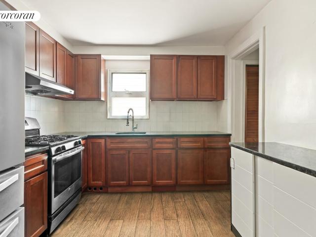 1926 E 34TH Street