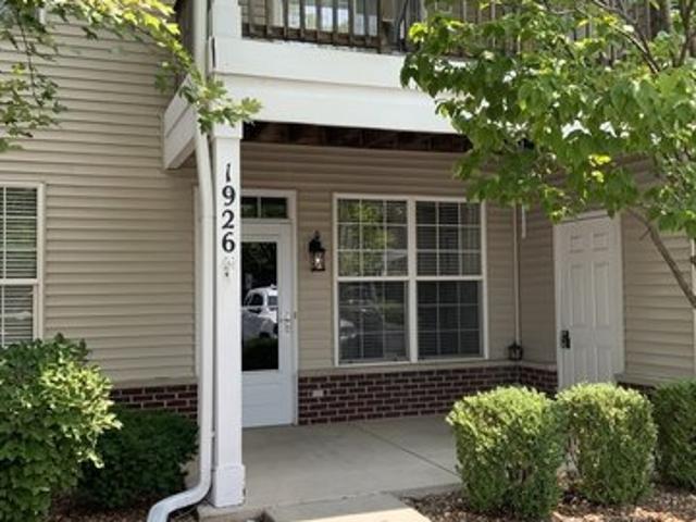 1926 Parkside Dr Unit 1930, Shorewood, IL 60404