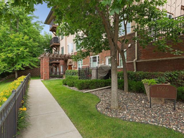 1926 Pleasant Avenue # 101