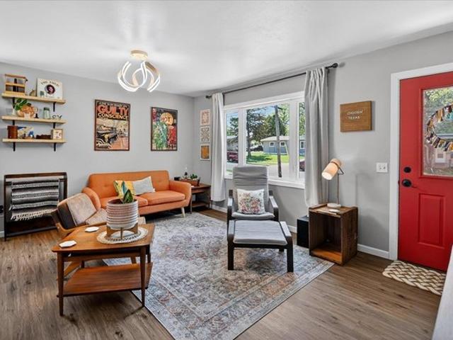 1926 Scott Ln, Madison, WI 53704
