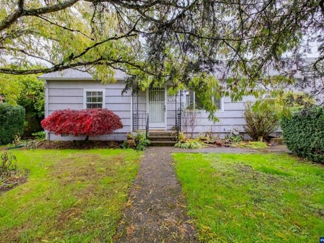 1926 SE Holman Ave, Dallas, OR 97338