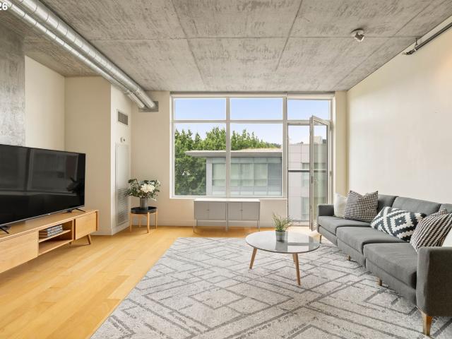 1926 w burnside st # 614