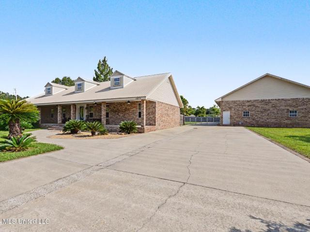 19273 Hunters Bend Drive