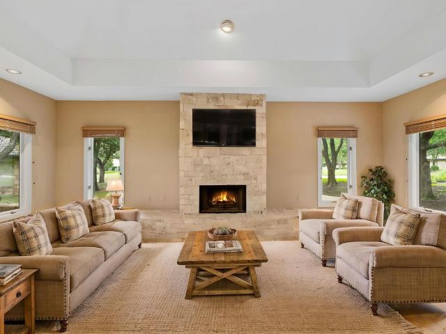 1927 Clubhouse Hill Dr # 14